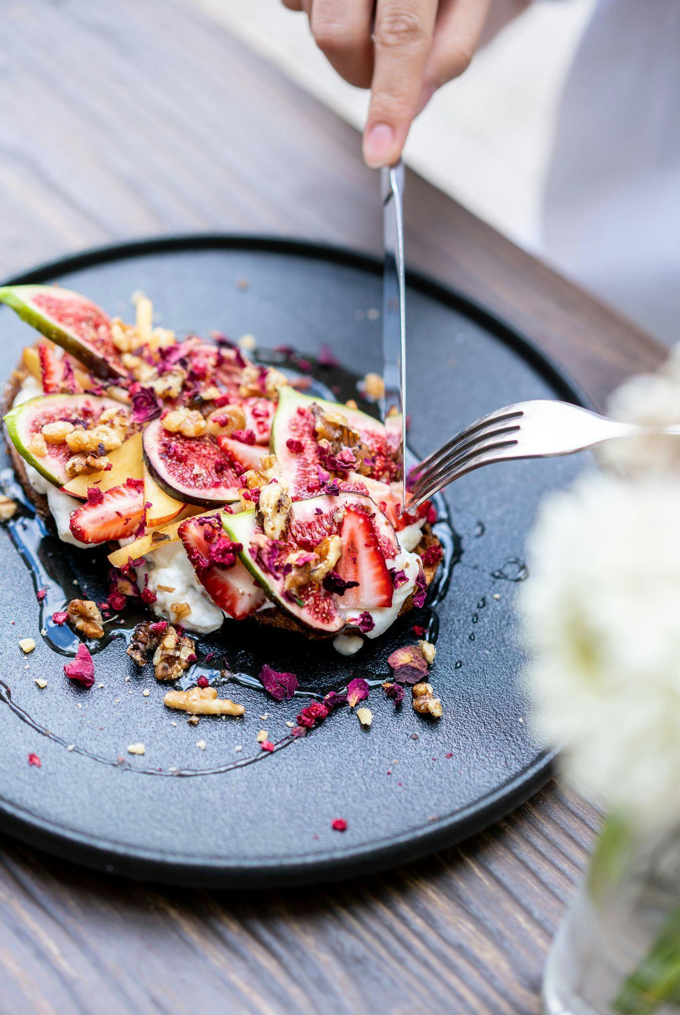 Linger Cafe | Book Now! - inline online bookings